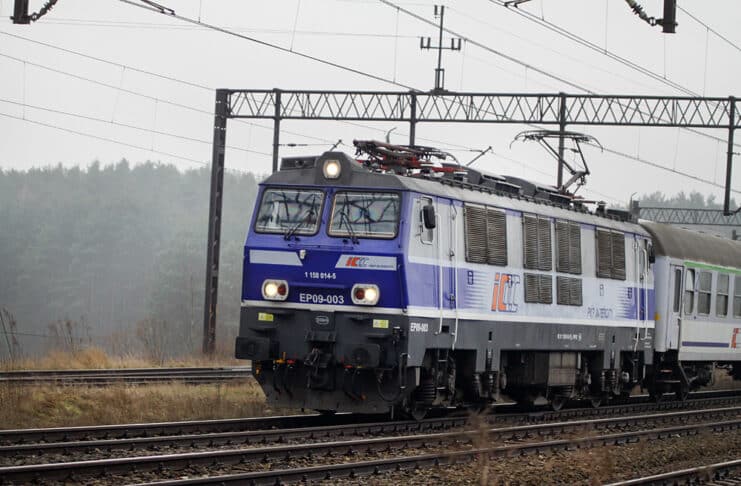 PKP Intercity planuje dodatkowe wagony w pociągach na Wszystkich Świętych
